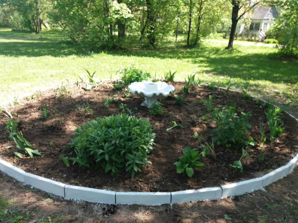 16 мая на пересечении улиц Железнодорожная и Рабочая члены Совета ветеранов мкр.Востряково ...